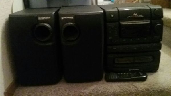 Pioneer Stereo 25 disc CD player, am/fm, 2 cassette (XRP560F) for Sale ...