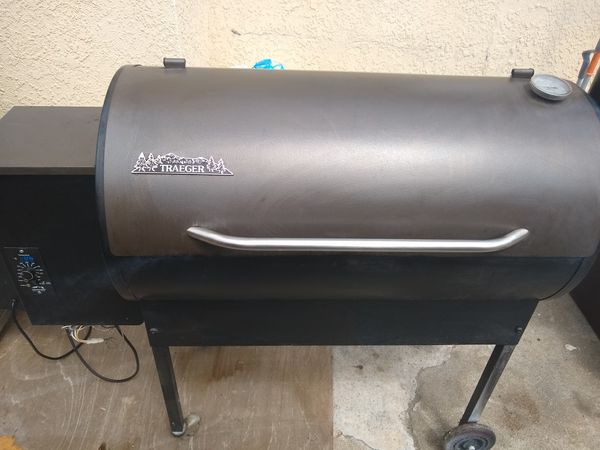 Traeger BBQ 075 BIG TEX Pellet Grill Smoker. Comes with cover for Sale ...