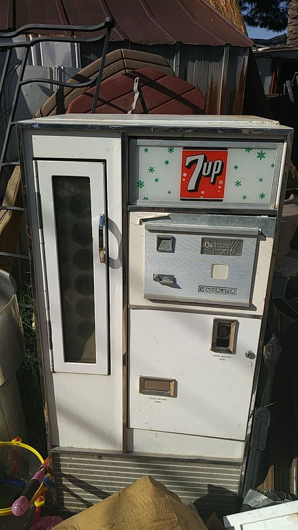Vintage 7up machine for Sale in Phoenix, AZ - OfferUp