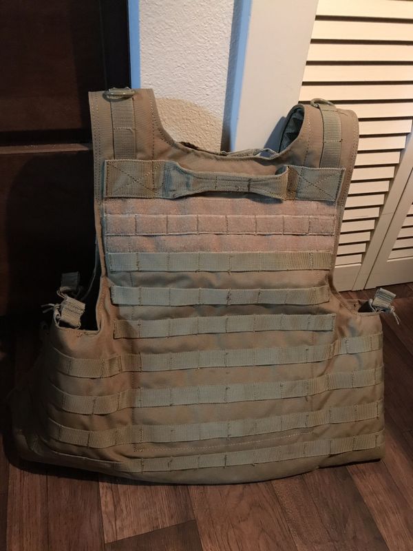 Vest with plates level 5 for Sale in Houston, TX - OfferUp