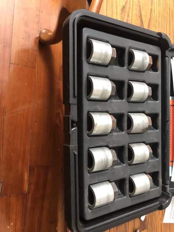 Toyota master wheel lock set for Sale in Revere, MA - OfferUp