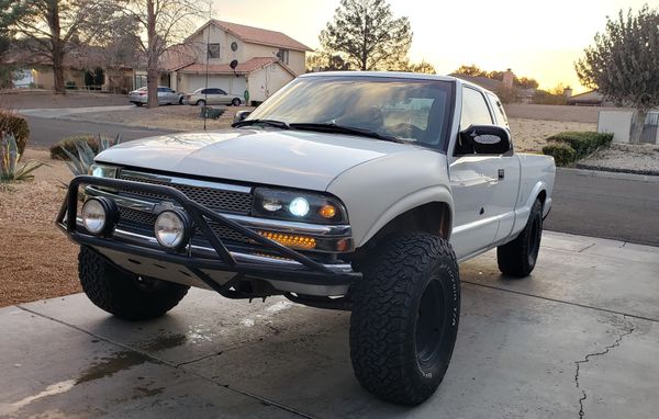 Chevy S10 Prerunner 4.3L V6 Offroad for Sale in Victorville, CA - OfferUp