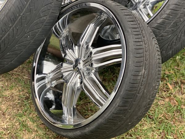 22 inch rims universal 5 Lug Asking $500 for Sale in Houston, TX - OfferUp