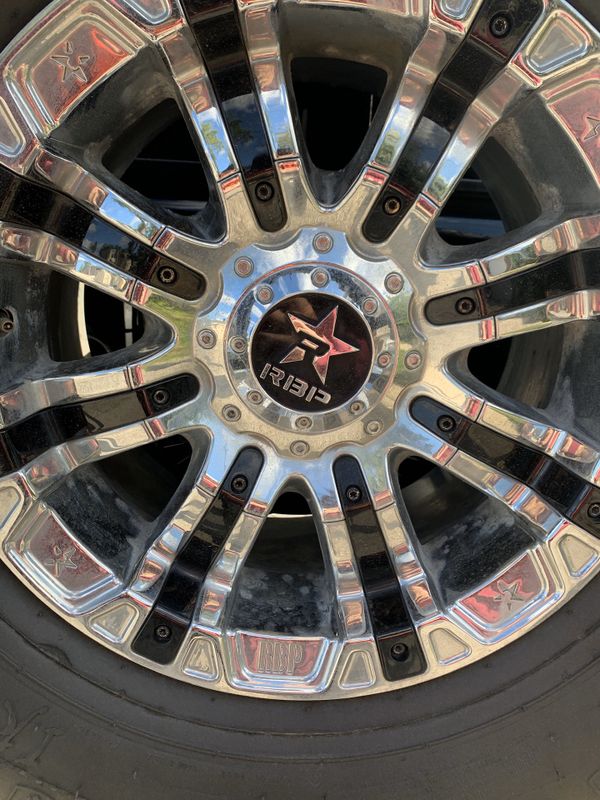 Jeep Wrangler Tires 36 Inch tire 17inch rims 5x5 for Sale in Chicago ...