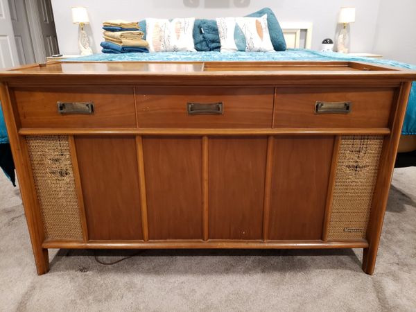 1960s Magnavox Stereo/Record Player Turntable Wood Console for Sale in ...
