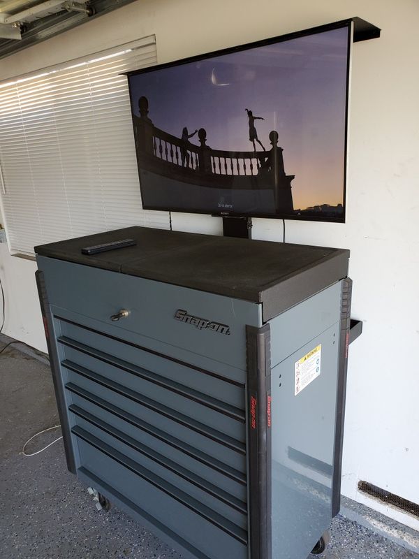 Snap on toolbox with custom 43" sony smart tv for Sale in Long Beach ...