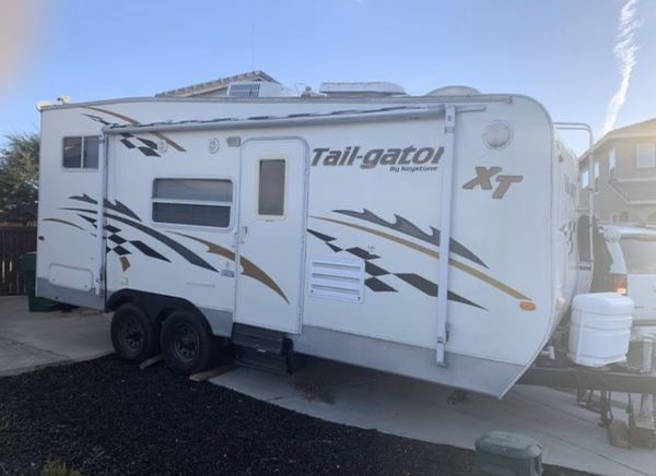 21 Foot keystone Tailgator toy hauler trailer 2004 for Sale in Romoland ...