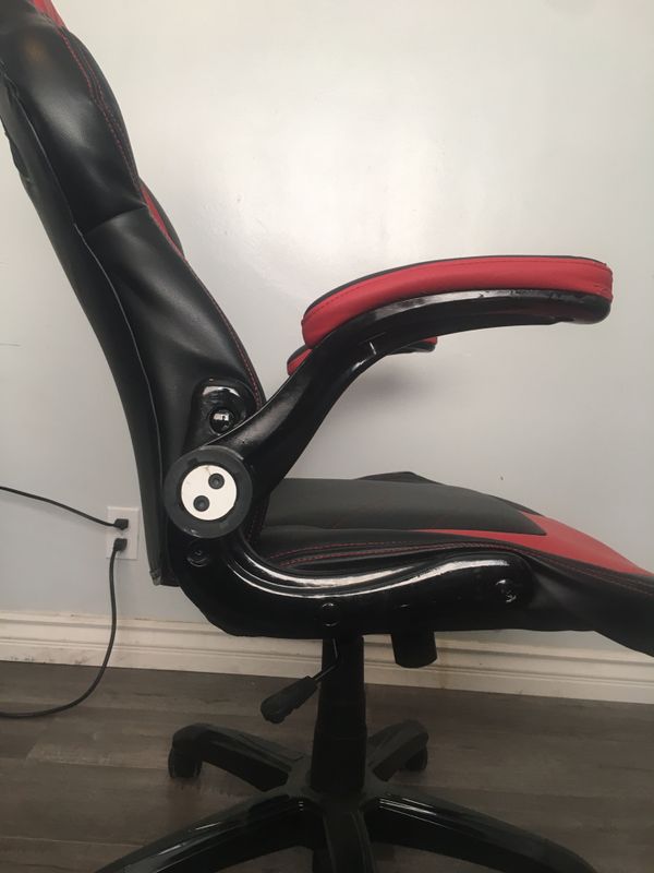 Broken Gaming Chair for Sale in Cerritos, CA - OfferUp