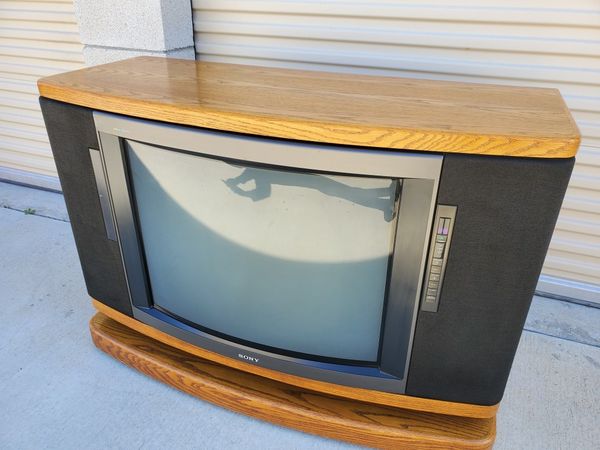 SONY TRINITRON CONSOLE COLOR TV for Sale in Cathedral City, CA - OfferUp