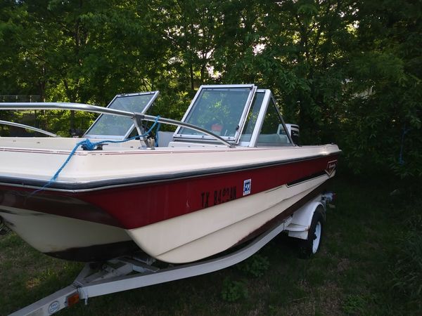 15 ft glastron fiberglass boat w/70 horse johnson outboard good boat ...