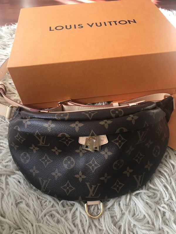 Louis Vuitton Bag Lv Logos For Sale | Paul Smith