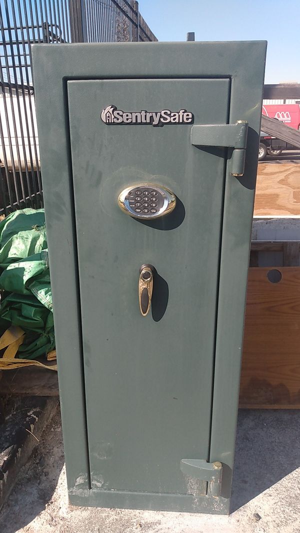 Sentry gun safe green for Sale in Austin, TX - OfferUp
