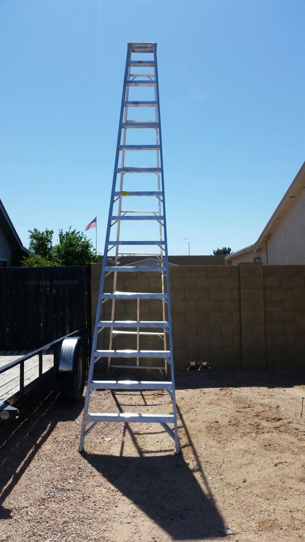 Louisville 16 ft aluminum step ladder for Sale in Mesa, AZ - OfferUp