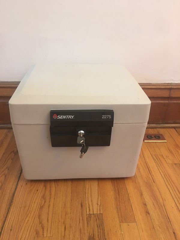 Sentry 2275 fire proof safe File for Sale in Denver, CO - OfferUp