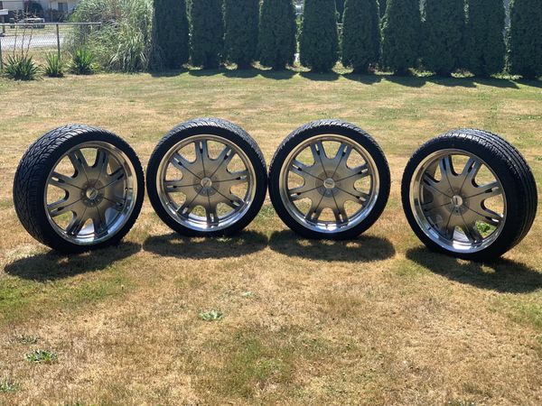 5 lug 22 inch rims (universal lug pattern) for Sale in Puyallup, WA ...