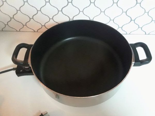 Ultrex 12" Electric Fry Pan w/High Dome Lid for Sale in Denver, CO ...