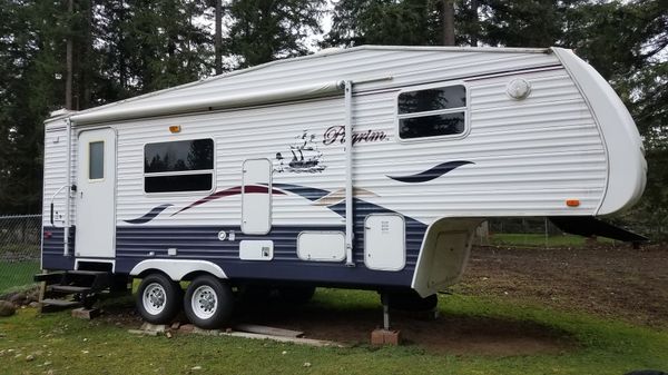 2005 Pilgrim 5th wheel trailer 254RK- 5SS for Sale in Graham, WA - OfferUp