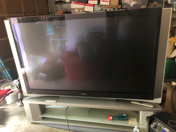 FREE!!! 72 Sony big screen tv for Sale in Bothell, WA - OfferUp