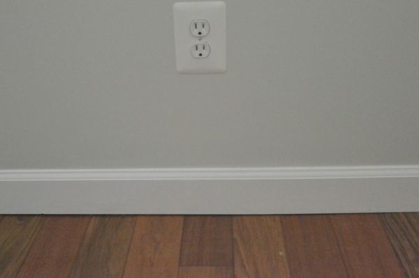 Baseboard #5180 Pine & MDF, Best prices in Miami! for Sale in Hialeah ...